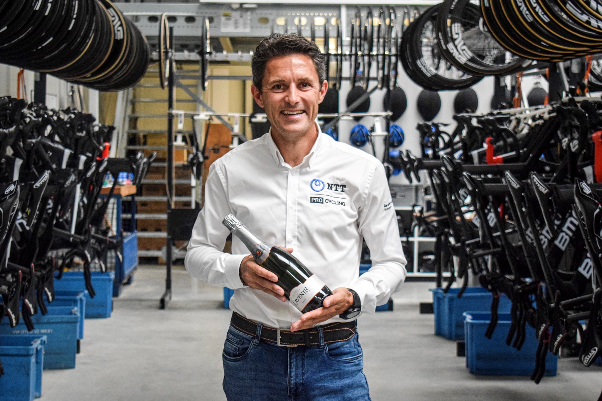 L’Avenir Partners with Africa’s Top Cycling Team – Folio Fine Wine Partners